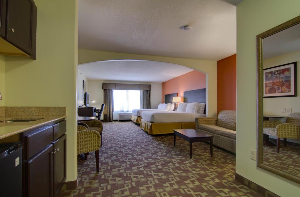 HOLIDAY INN EXPRESS & SUITES FOR SALE (KANMO-RF6117) - Southeast ...